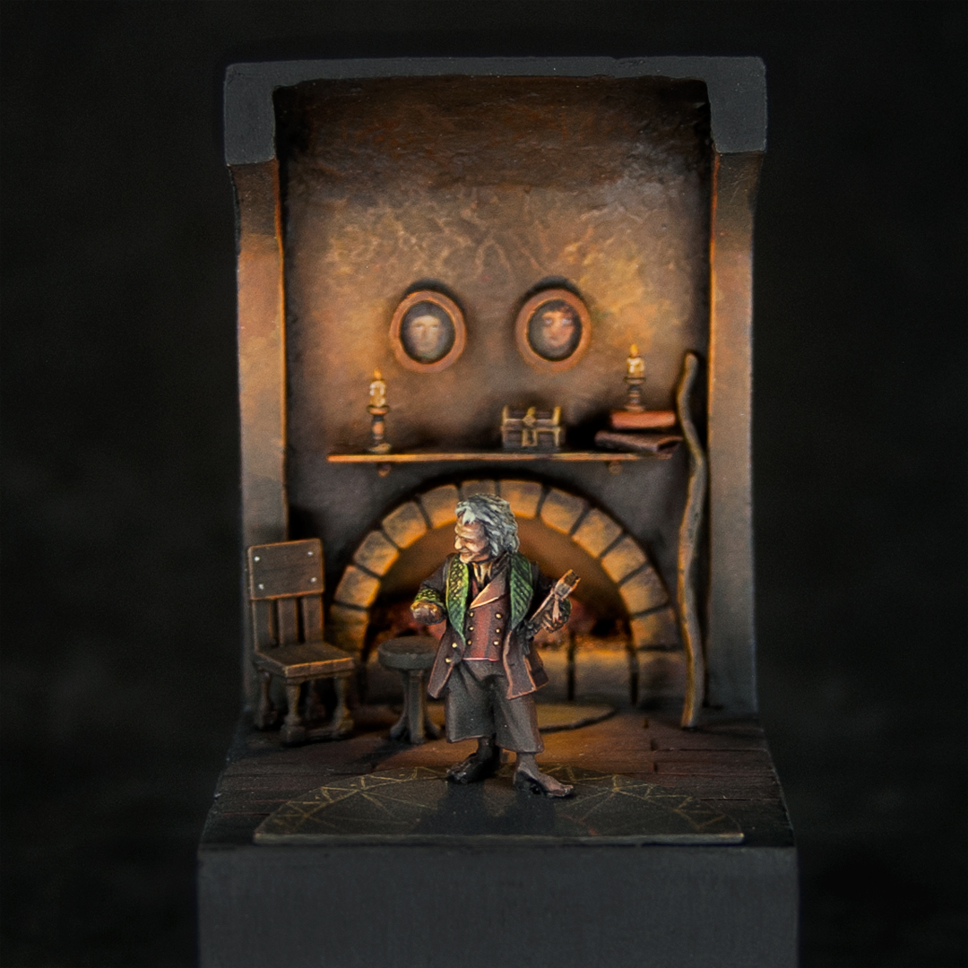 Diorama with the figure of Bilbo Baggins inside Bag End